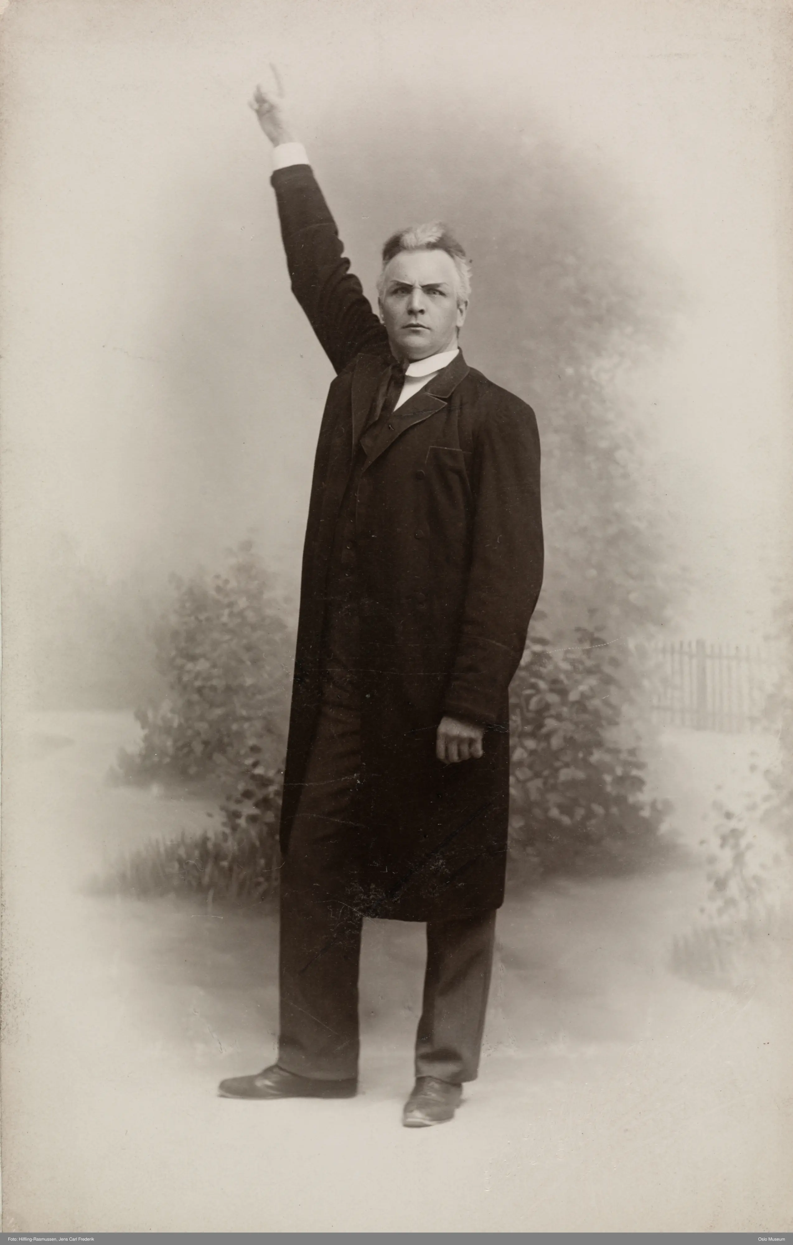 Egil Eide som Bratt i "Over Ævne I". - Oslo Museum / DigitaltMuseum