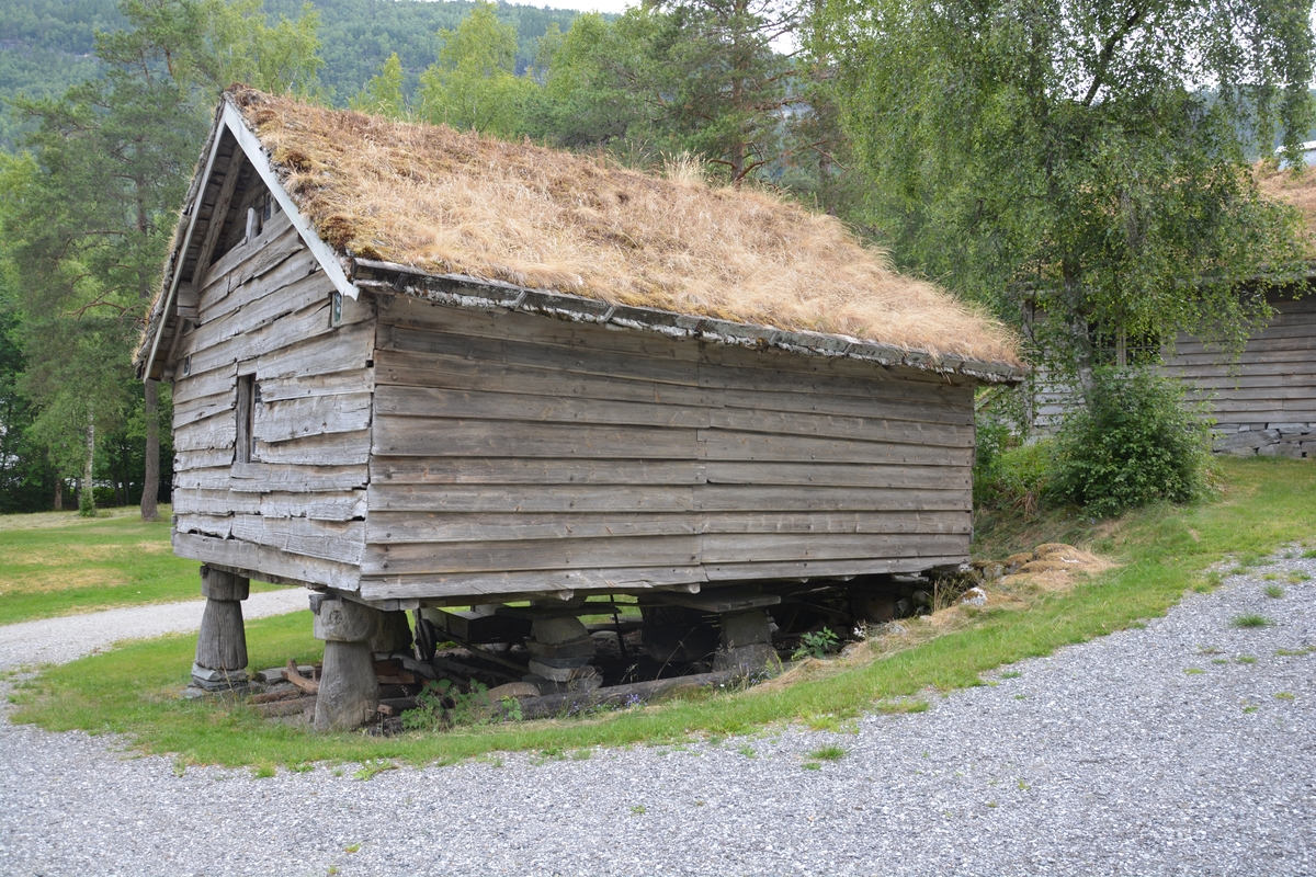 Stabbur - Nordfjord Folkemuseum / DigitaltMuseum