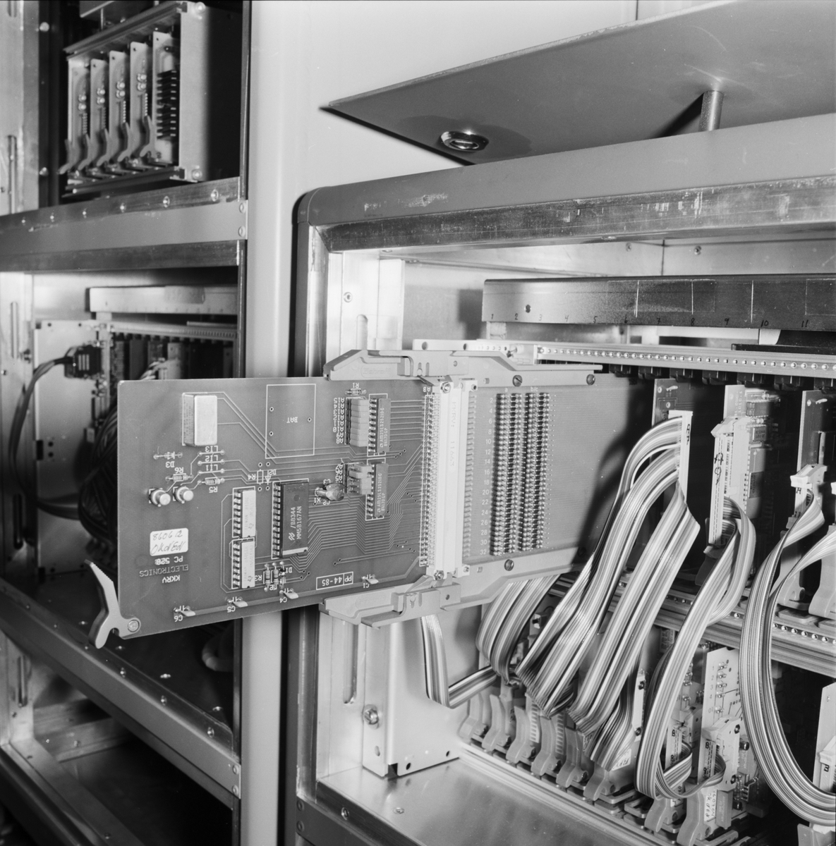 Testpanel och kretskort telev. - Marinmuseum / DigitaltMuseum