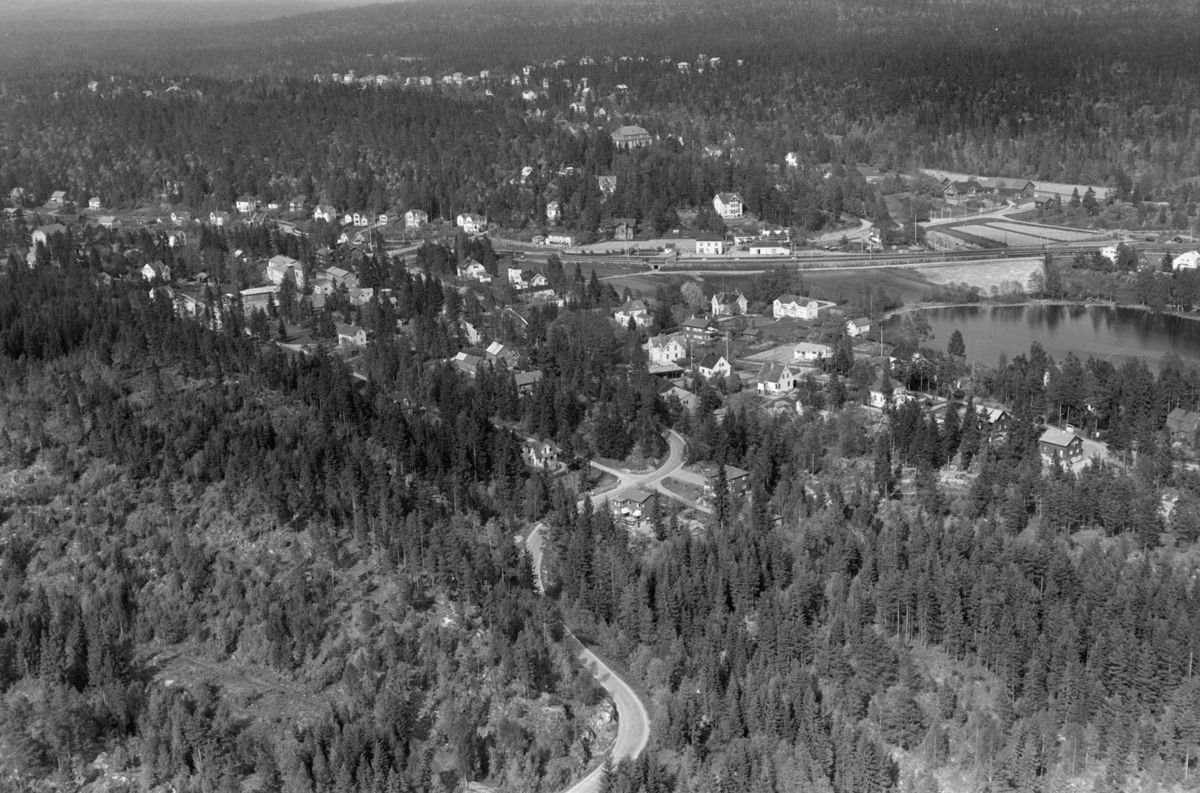 KOLBOTN SENTRUM MED KOLBOTN STASJON. - Museene i Akershus / DigitaltMuseum