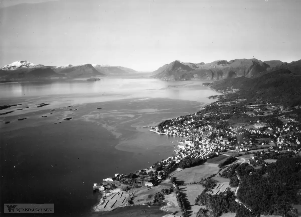 Molde By Sett Fra øst Flyfoto Over Molde Sentrum Romsdalsmuseet