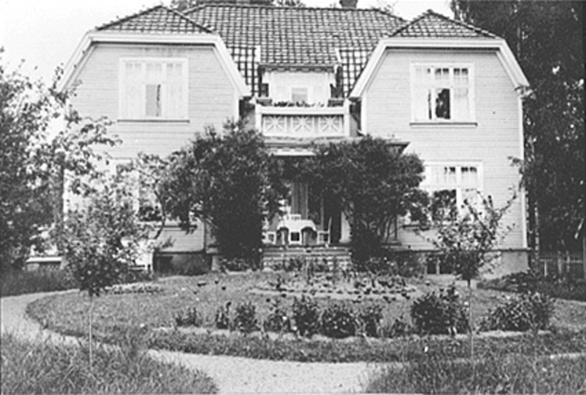 Hamar, Østbyen, Falsens gate 13, eksteriør disponentboligen til Norrøna ...