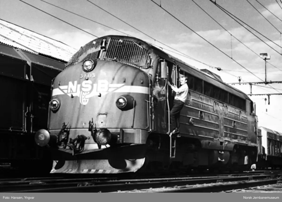 Diesellokomotiv Di 3 603 - Norsk Jernbanemuseum / DigitaltMuseum
