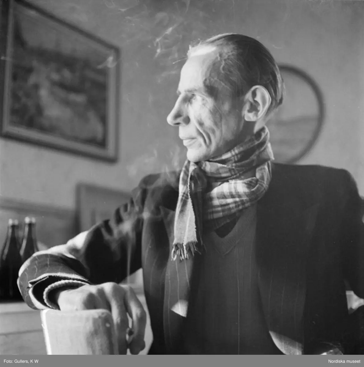 Porträtt av poeten Nils Ferlin (1898-1961) bostaden. Norrboda, Länna ...