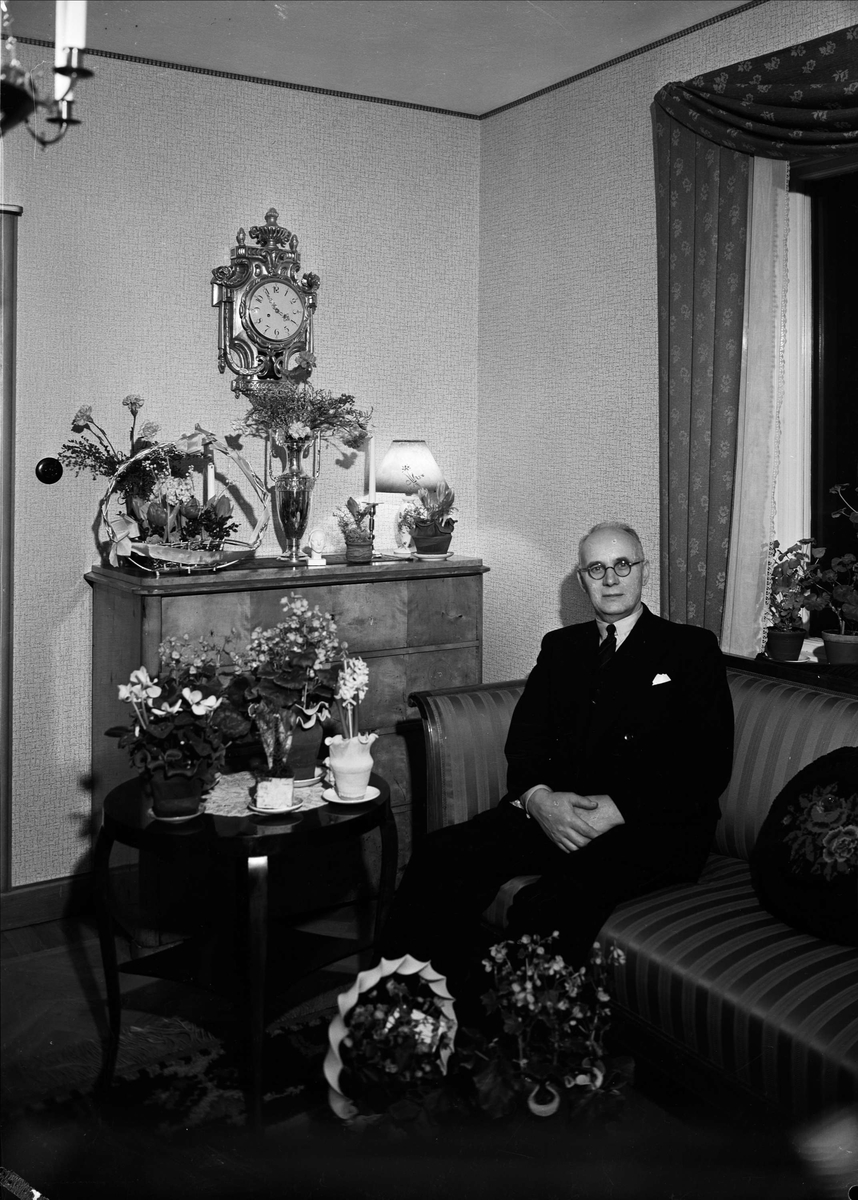 Familjen Karlsson i hemmet, Uppsala 1942 - födelsedagsporträtt ...