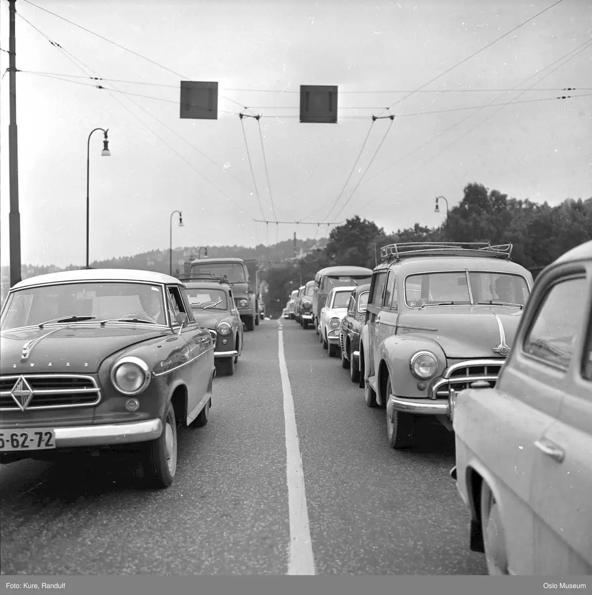 Trafikk i Dyvekes vei. - Oslo Museum / DigitaltMuseum