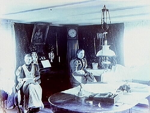 Rumsinteriör, 2 personer. Carl G. Carlsson - Örebro läns museum ...