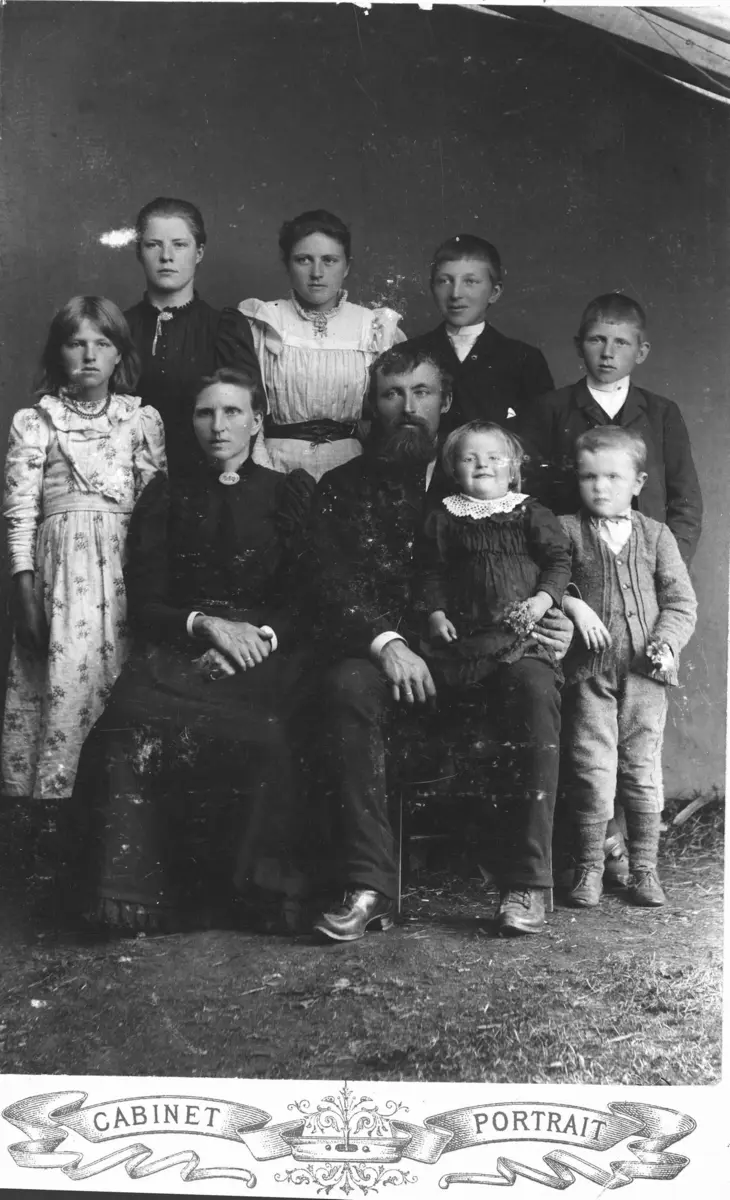 Ole Simonsen med familie, Kroken i Bardu - Midt-Troms Museum ...