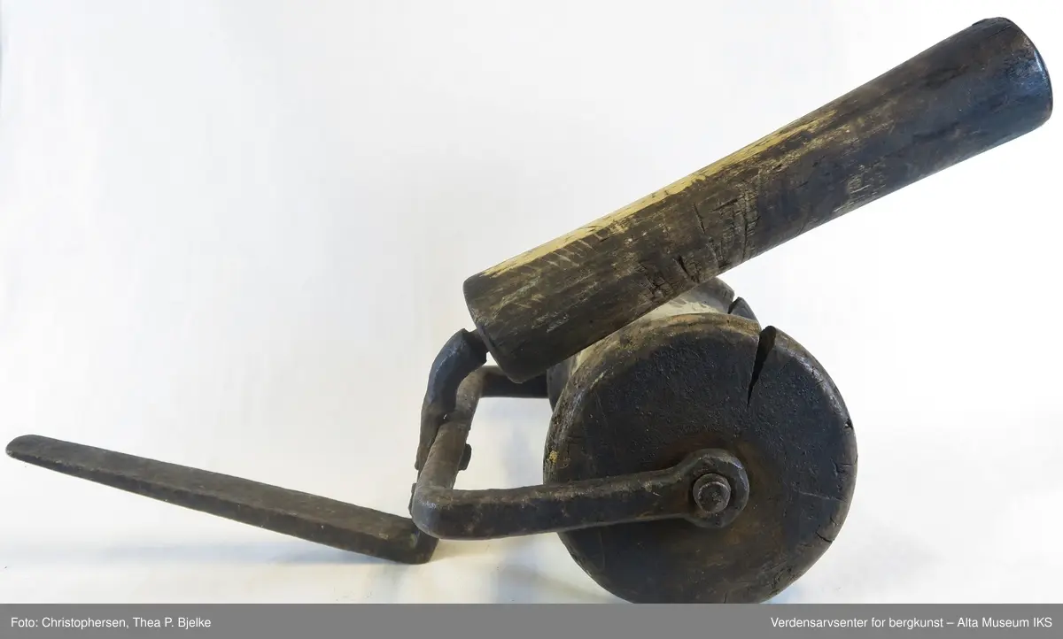 Vabein med styrerulle - Verdensarvsenter for bergkunst – Alta Museum ...