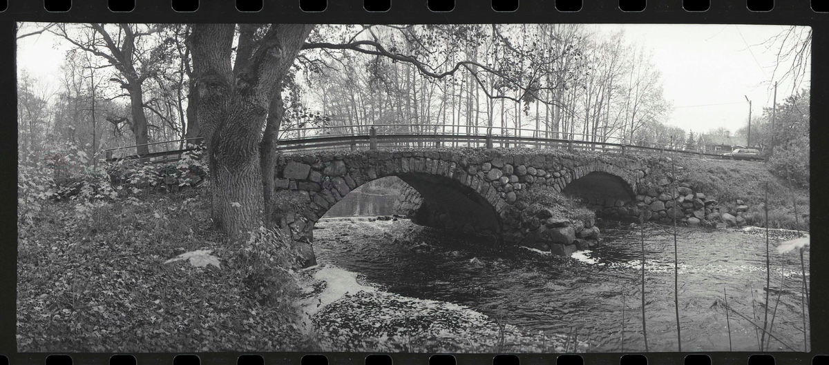 Bron över Ljungbyån vid Stora Binga, södra Hossmo. - Kalmar läns museum ...