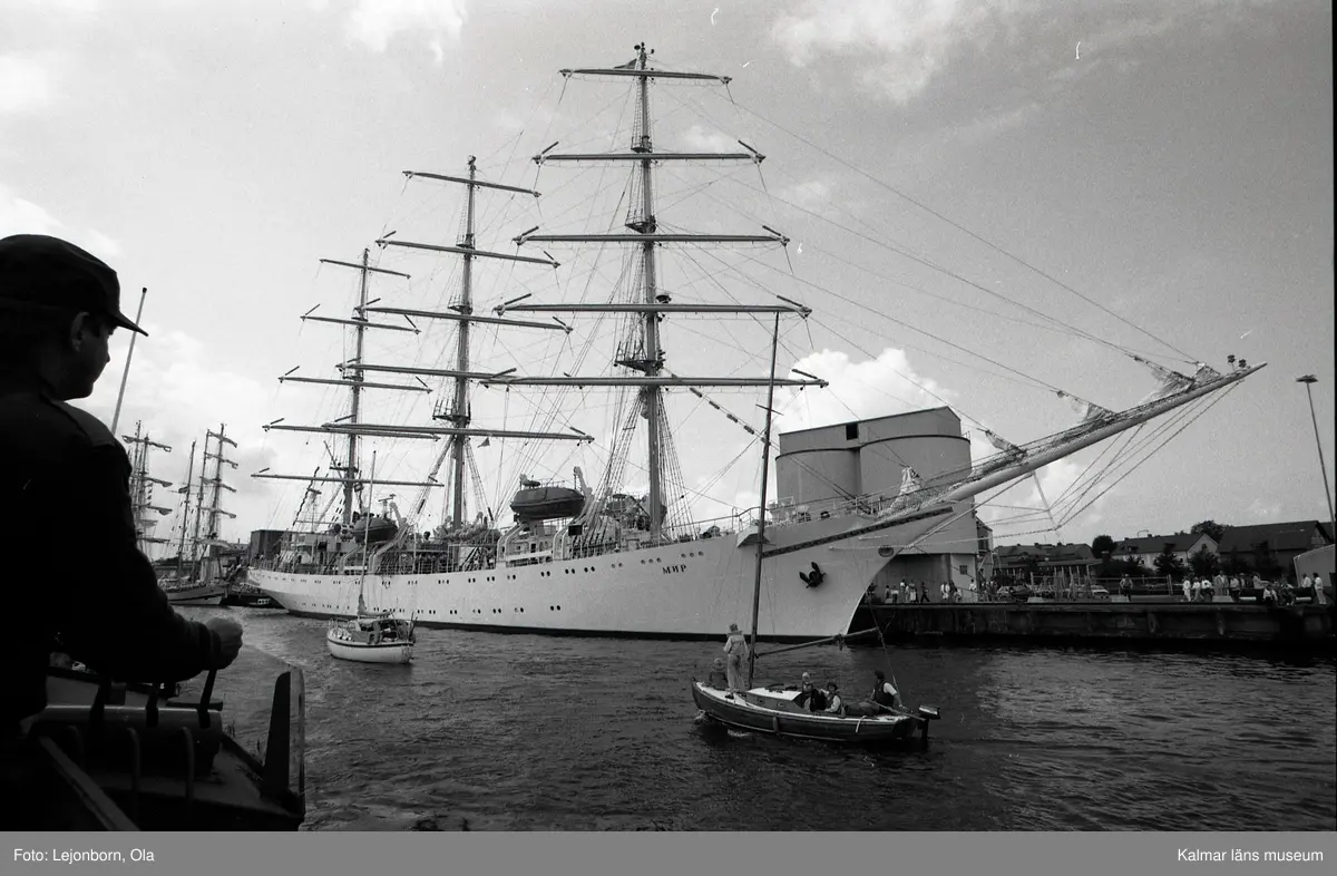 Fullriggaren Mir inför starten. The Tall Ships' Races är en ...