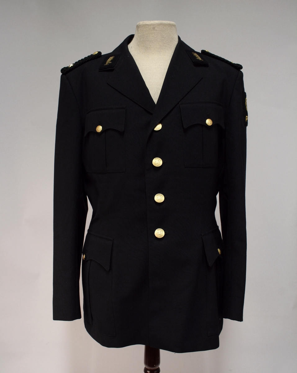 Politiuniform M/1953 - Justismuseet / DigitaltMuseum