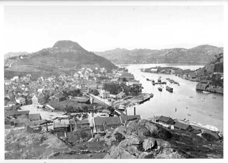 Sentrum av Egersund og Vågen fotografert fra Hafsøyne ca.1930 - Dalane ...