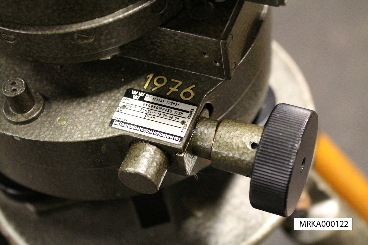 Gyrokompass 722 B - Museum för rörligt kustartilleri / DigitaltMuseum