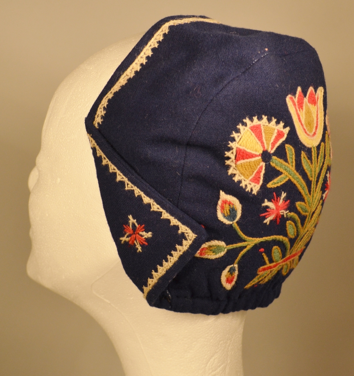 Bunad - Lands Museum / DigitaltMuseum