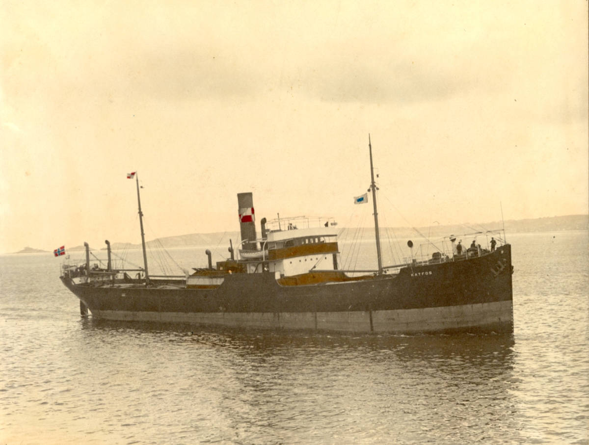 En ångbåt. "D. Harris 37. Baglan. St. Swansea. More, Copies Can. Be ...