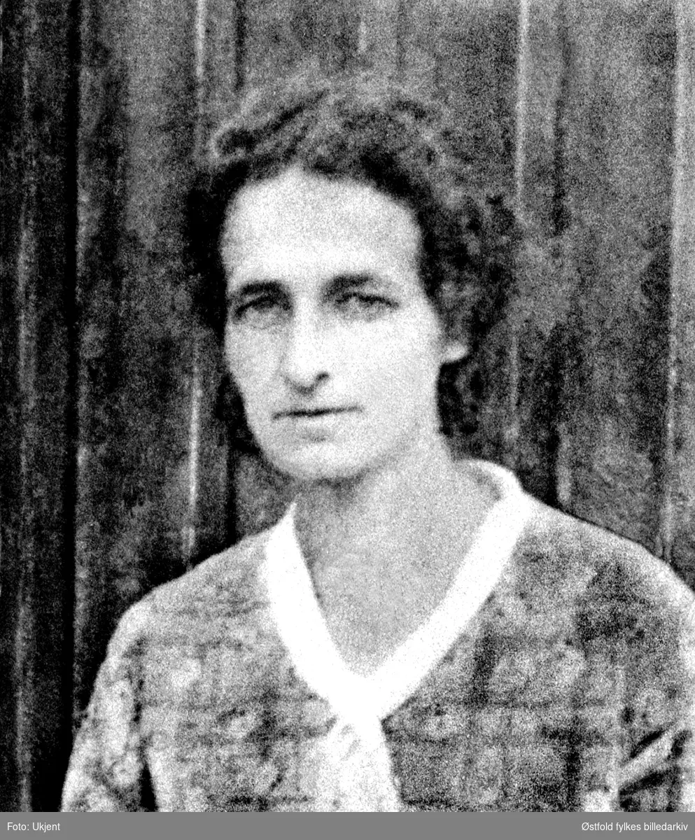 Skoleklasse ved Neaskog skole i 1933 med deres lærerinne frk. Hedvig ... Skoleklasse ved Neaskog skole i 1933 med deres lærerinne frk. Hedvig ...