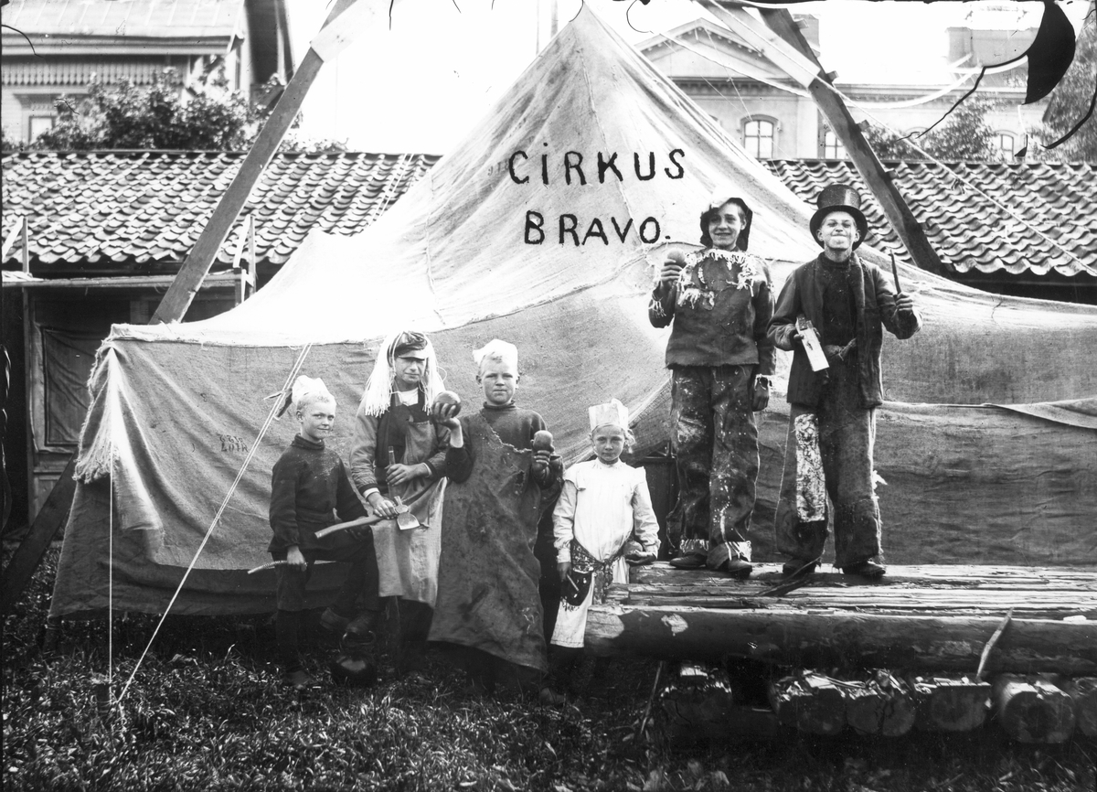 Sex Barn Leker Cirkus Förmodligen är Lekplatsen Belägen I Kvarteret