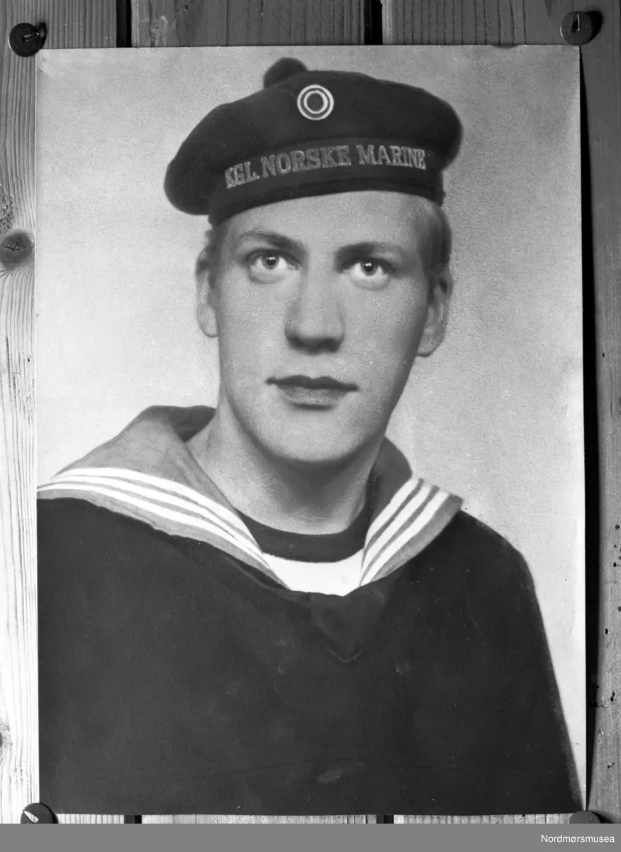 Kgl. norske marine. Matros, soldat i permuniform: matrosdress. Fra ...