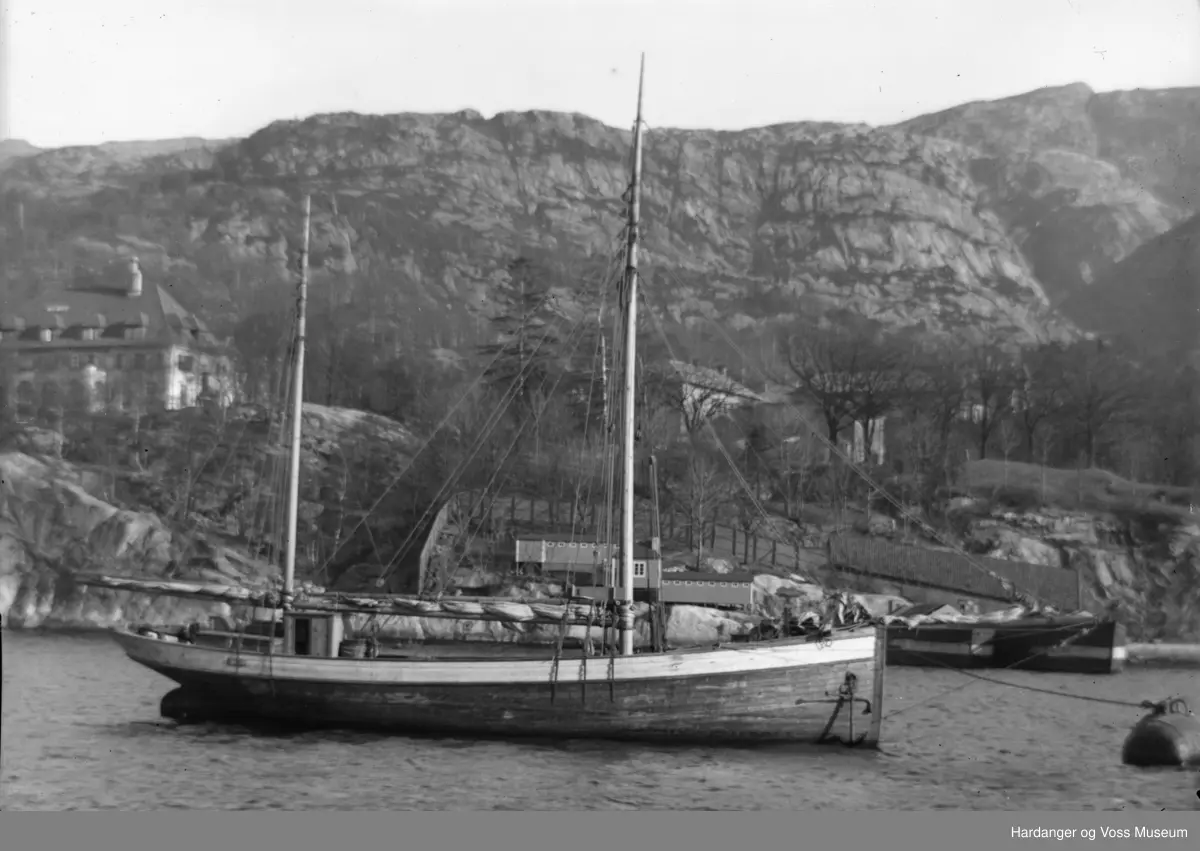 S/K "Vallevik" i Nyhavn i Sandviken - Bergen - Hardanger og Voss Museum ...