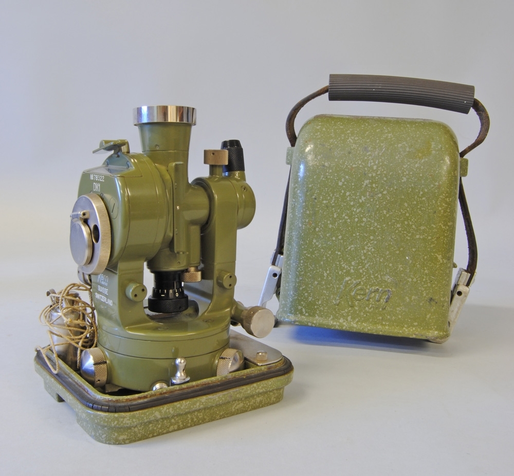 Teodolit - Järnvägsmuseet / DigitaltMuseum