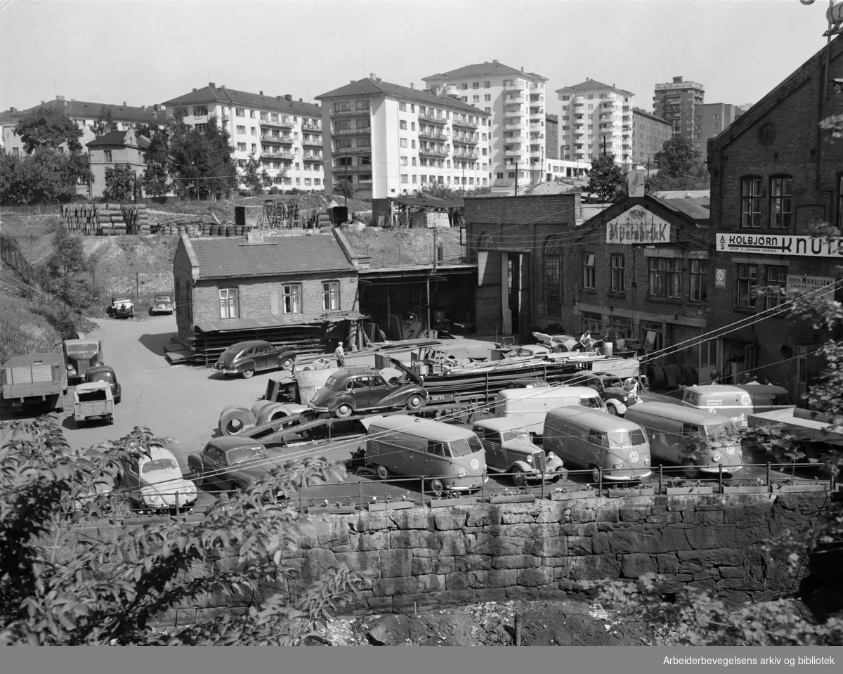 Akerselva. Fabrikker og industri langs elva. Juli 1955 ... Akerselva. Fabrikker og industri langs elva. Juli 1955 ...
