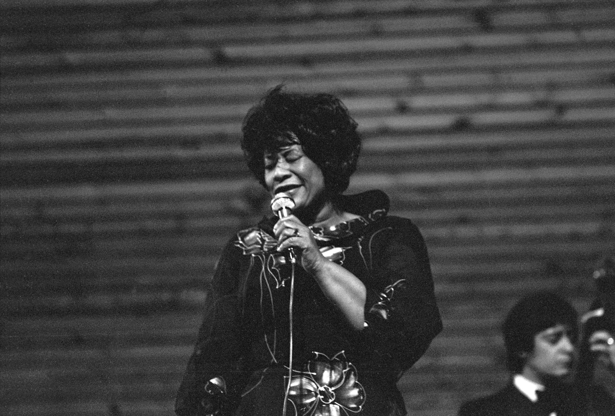 Konsert med Ella Fitzgerald og Flanagan's trio i Njårdhallen. Frank de ...