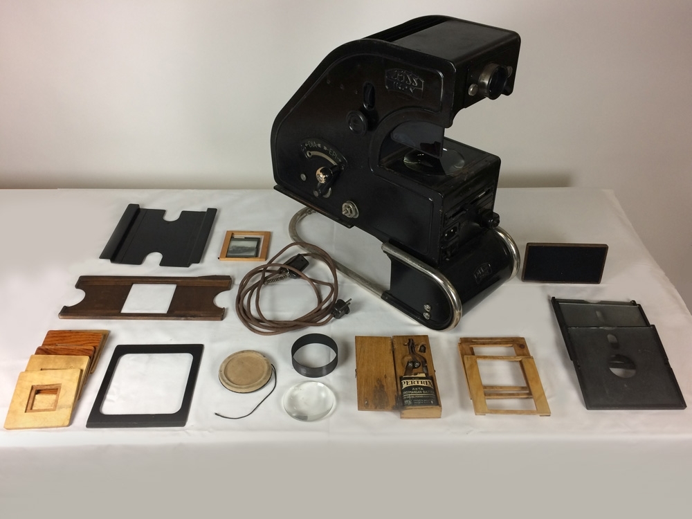 Projektor - Järnvägsmuseet / DigitaltMuseum