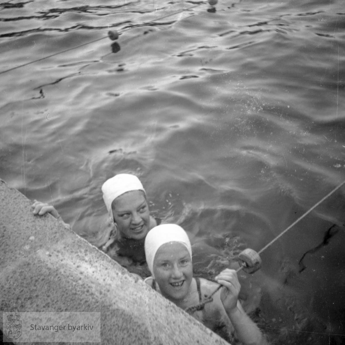 Svømmere i Strømvik bad - Stavanger byarkiv / DigitaltMuseum