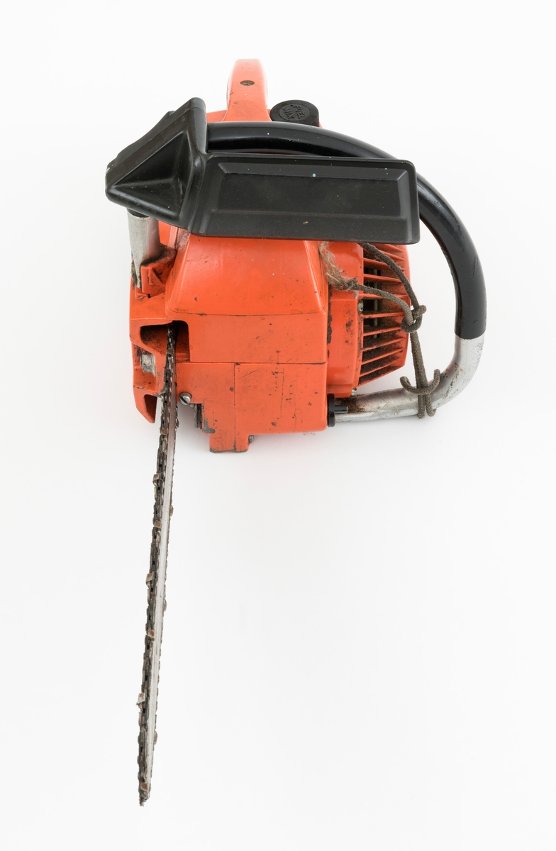 Motorsag - Anno Norsk skogmuseum / DigitaltMuseum