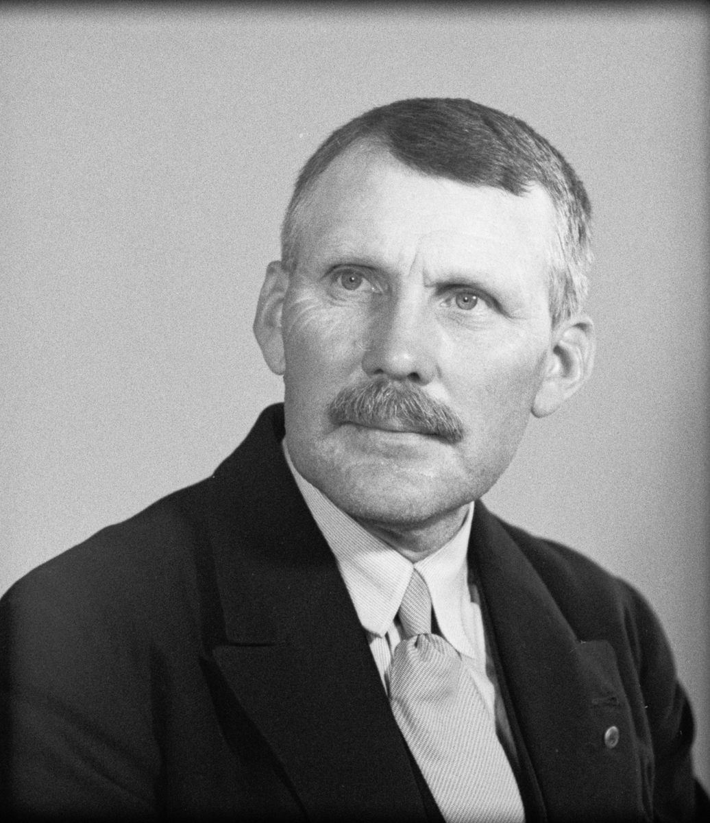 Emil Mattson från Gillinge, Ekeby socken, Uppland 1944 - Upplandsmuseet ...