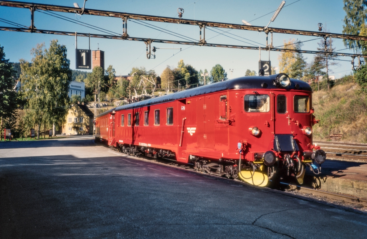 Elektrisk motorvognsett type 68 på Notodden stasjon - Museene i ...