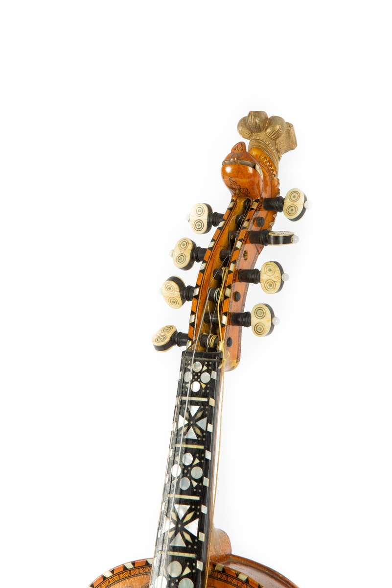 Hardingfele - Valdres Folkemuseum / DigitaltMuseum