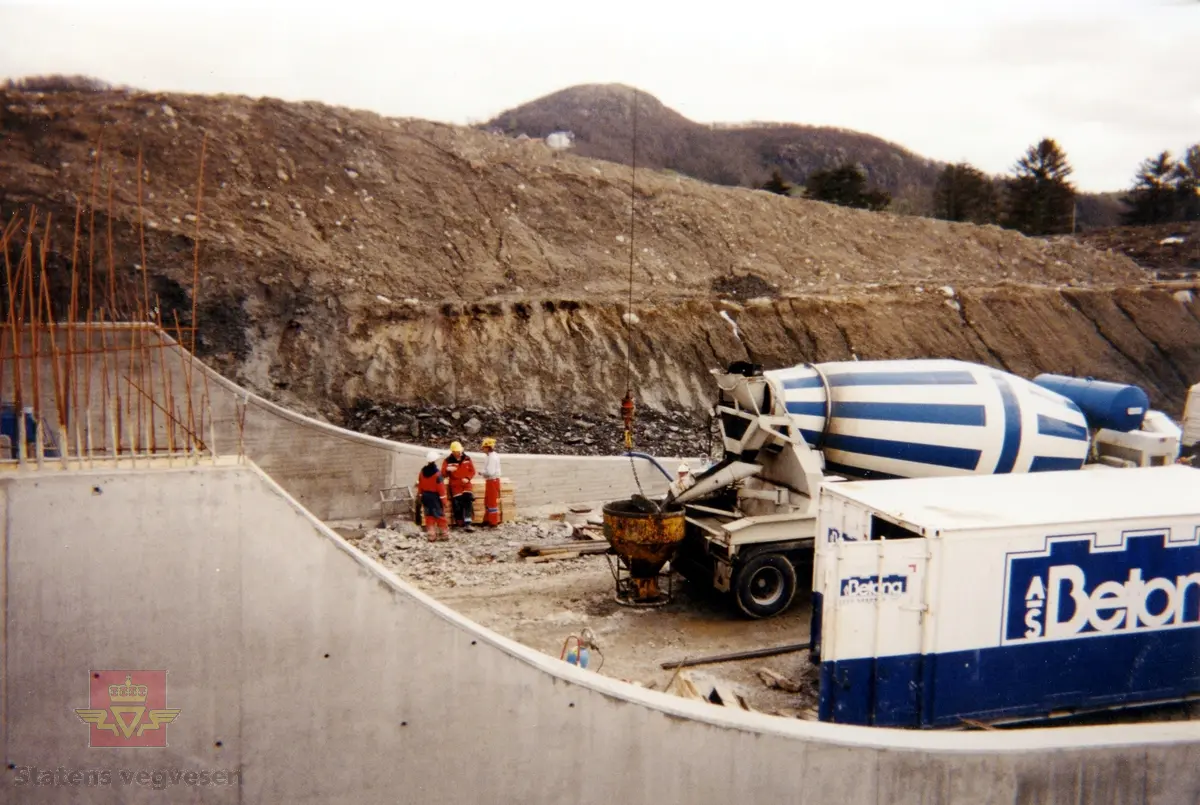 Bygging av Austråttunnelen (kulvert) ca. 480 meter lang - Norsk ...