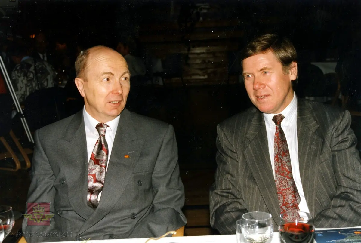 Tidligere vegdirektør Olav Søfteland og statsråd Gunnar Berge i 1992 ... Tidligere vegdirektør Olav Søfteland og statsråd Gunnar Berge i 1992 ...