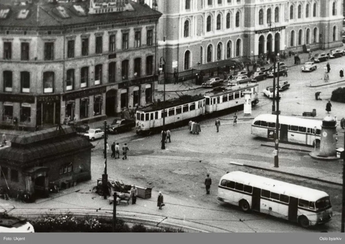 Oslo Sporveier. Trikk motorvogn og tilhenger type A på Lilleaker ...