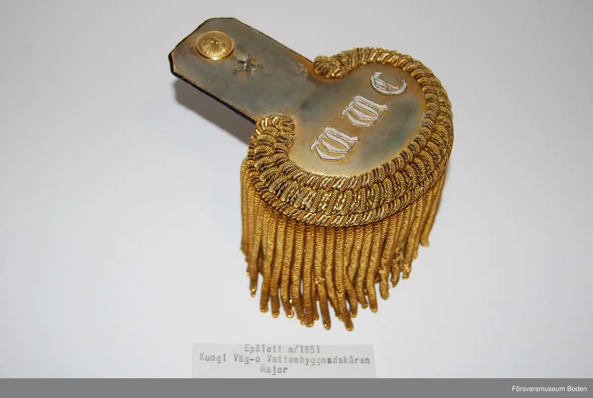 Epålett m/1851 - Försvarsmuseum Boden / DigitaltMuseum