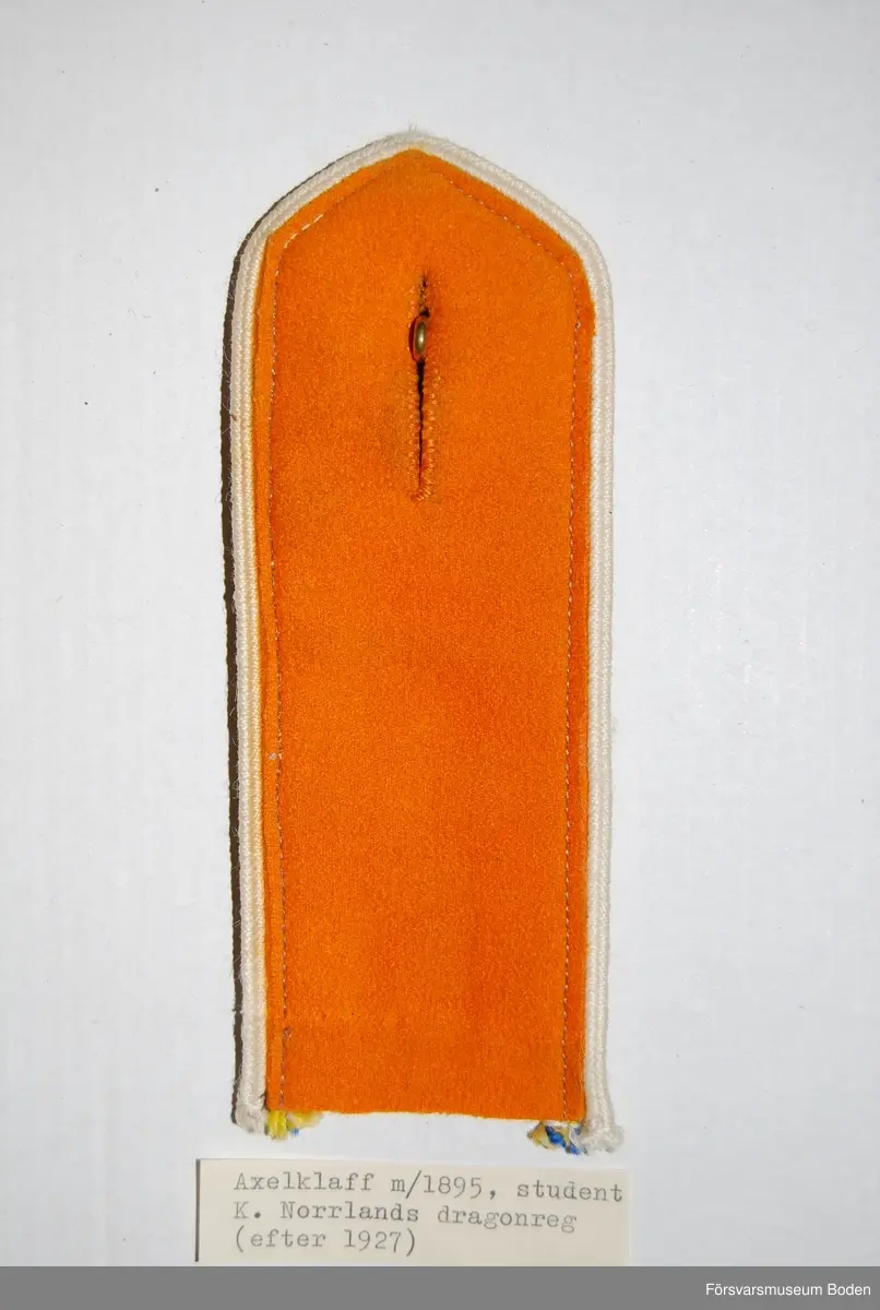 Axelklaff m/1895 - Försvarsmuseum Boden / DigitaltMuseum