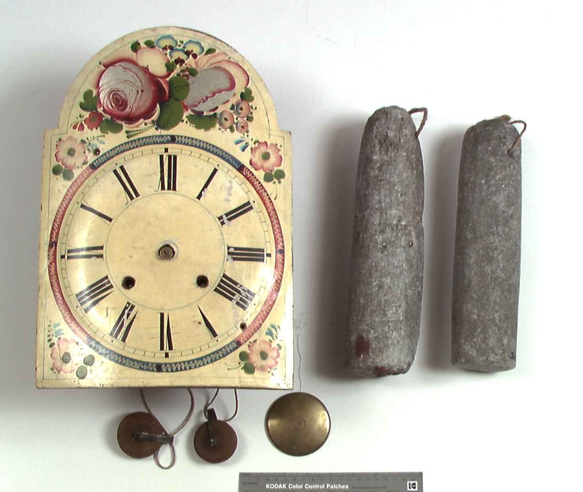 Veggur med pendel og lodd, 2 stk - Norsk Folkemuseum / DigitaltMuseum