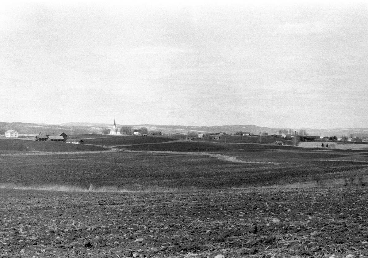 LANDSKAP STANGE VESTBYGD MED STANGE KIRKE STED: VESTBYGDA. KOMMUNE ...